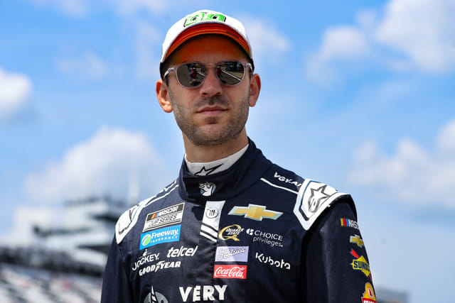 Daniel Suarez’s 3-word message after knocking Ty Gibbs into Tyler ...