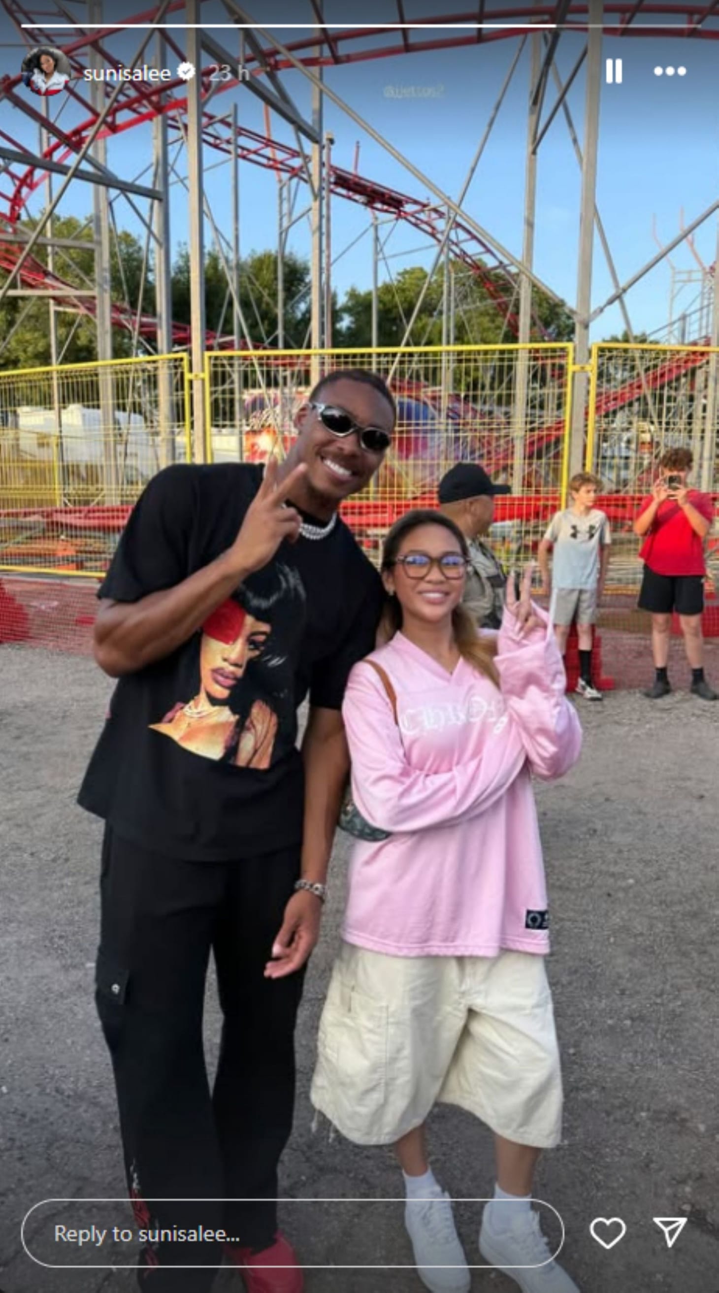 Suni Lee shares frame with Minnesota Vikings WR Justin Jefferson during ...