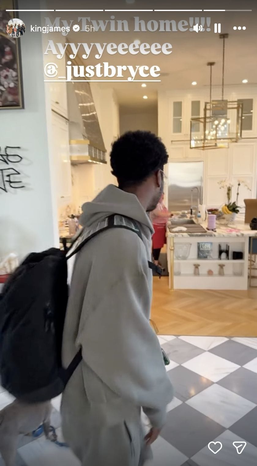 LeBron James: “A lil Breezy Bowl practice”: LeBron James’ wife Savannah James and daughter Zhuri ...