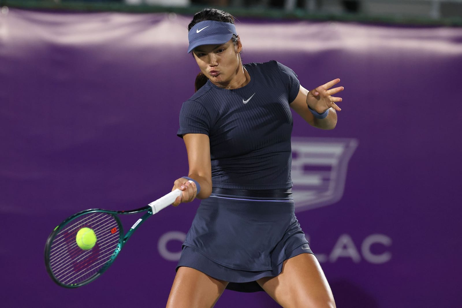 Emma Raducanu in tears, spotted crying at Korea Open in bizarre scenes ...