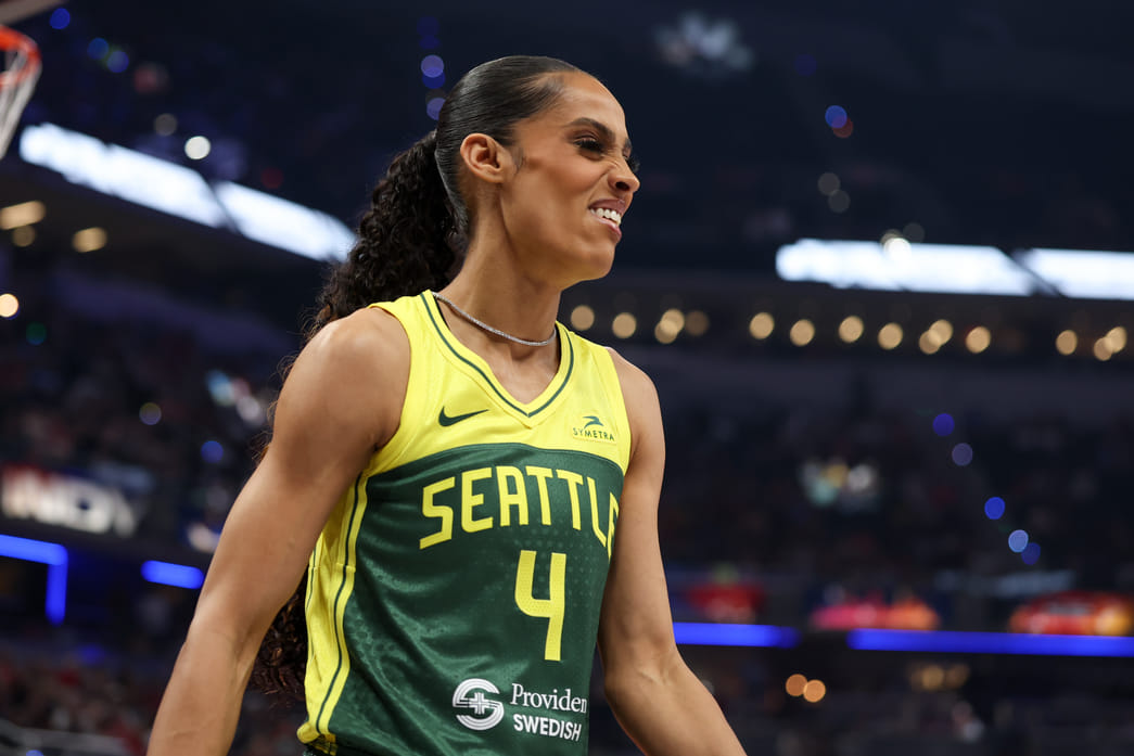 "We weren't scared to play against them" - Skylar Diggins oozes ...
