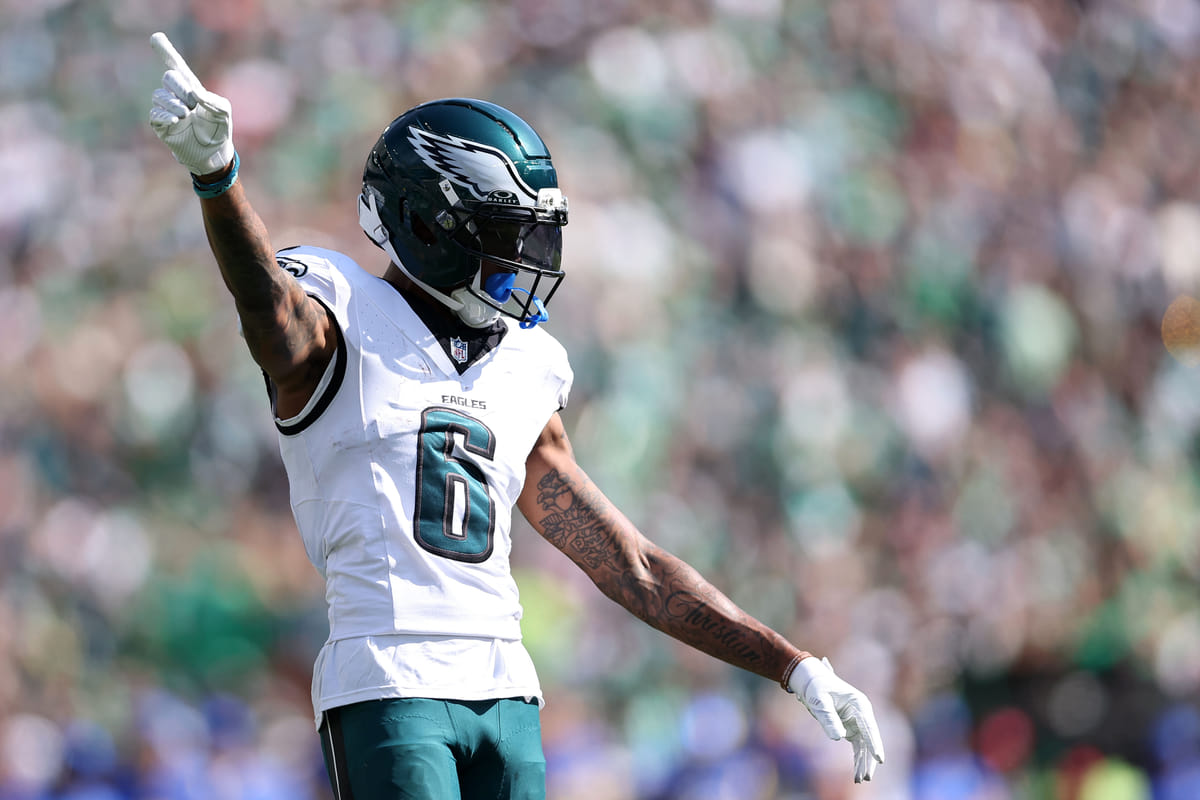 Antonio Brown has 4-word reaction to DeVonta Smith’s fiancée Mya ...