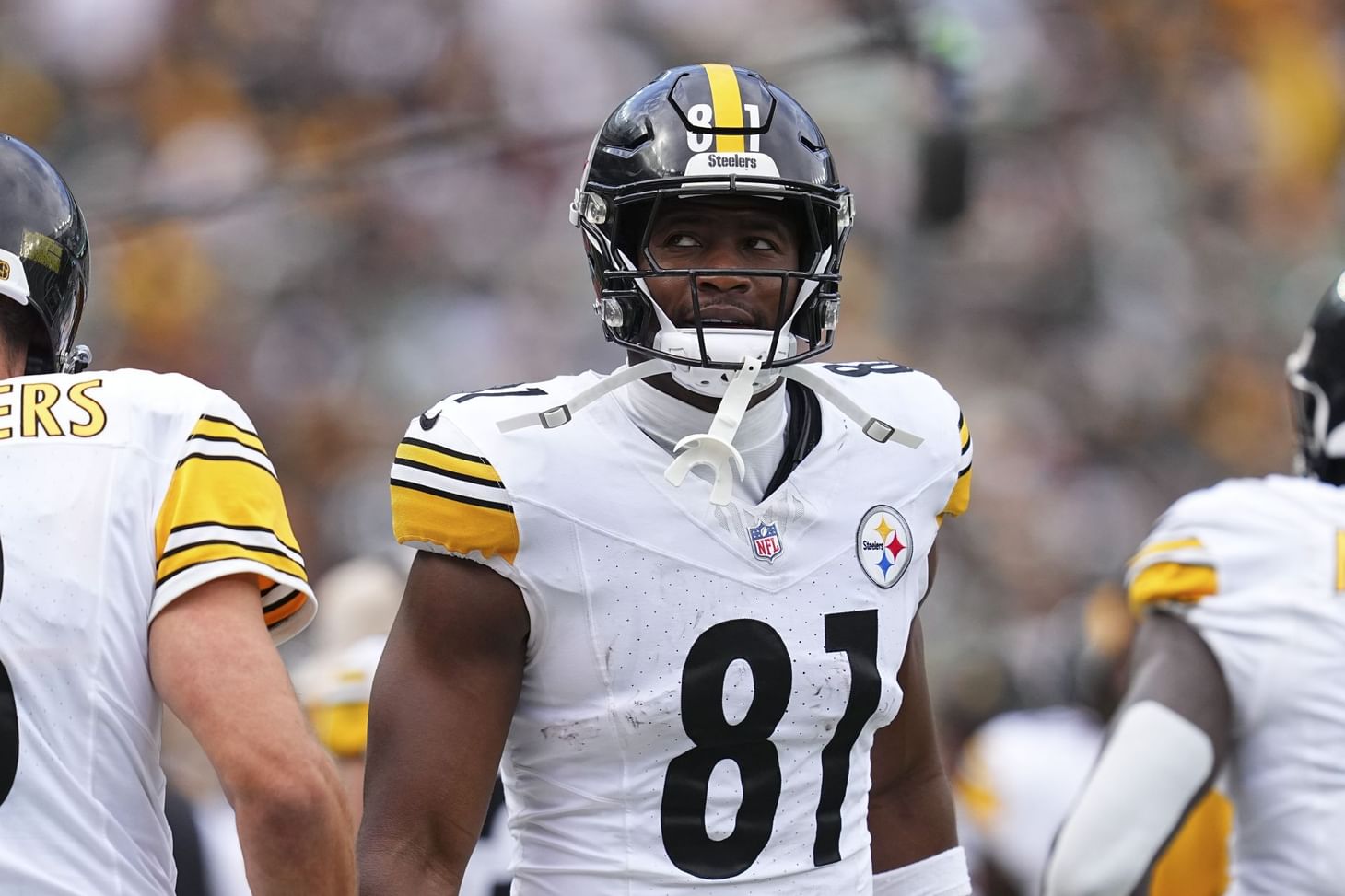 Jonnu Smith Waiver Wire Week 2: Should you add Steelers TE? Fantasy outlook and projections explored