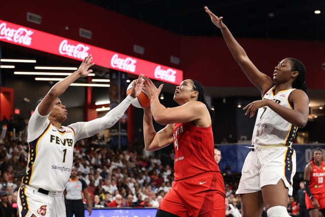 "I love when I see her hype up the crowd": Aliyah Boston pays tribute ...