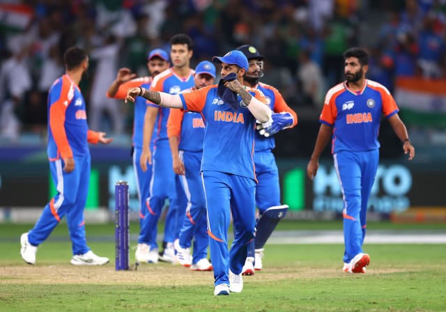 Suryakumar Yadav joins teammates on podium with viral trend as Team ...
