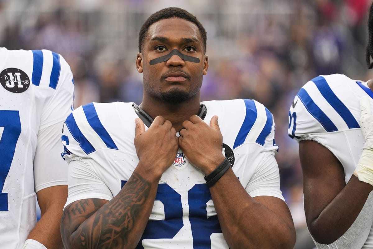 Top 10 free agent RBs available in 2025 ft. Zack Moss, Jamaal Williams ...