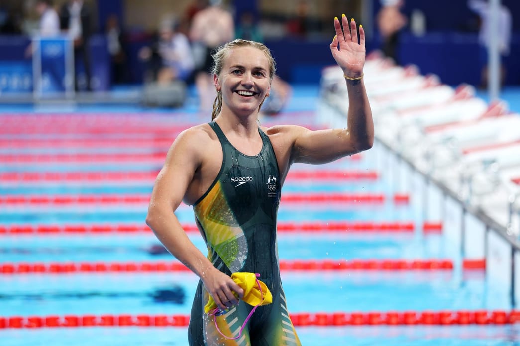 Ariarne Titmus reacts to her coach Dean Boxall's viral celebration at ...