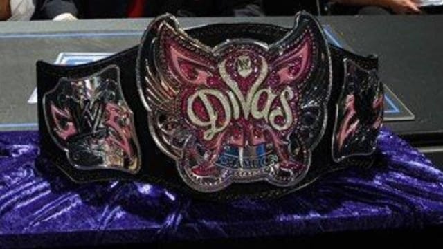 2-time champion confirms new deal with WWE