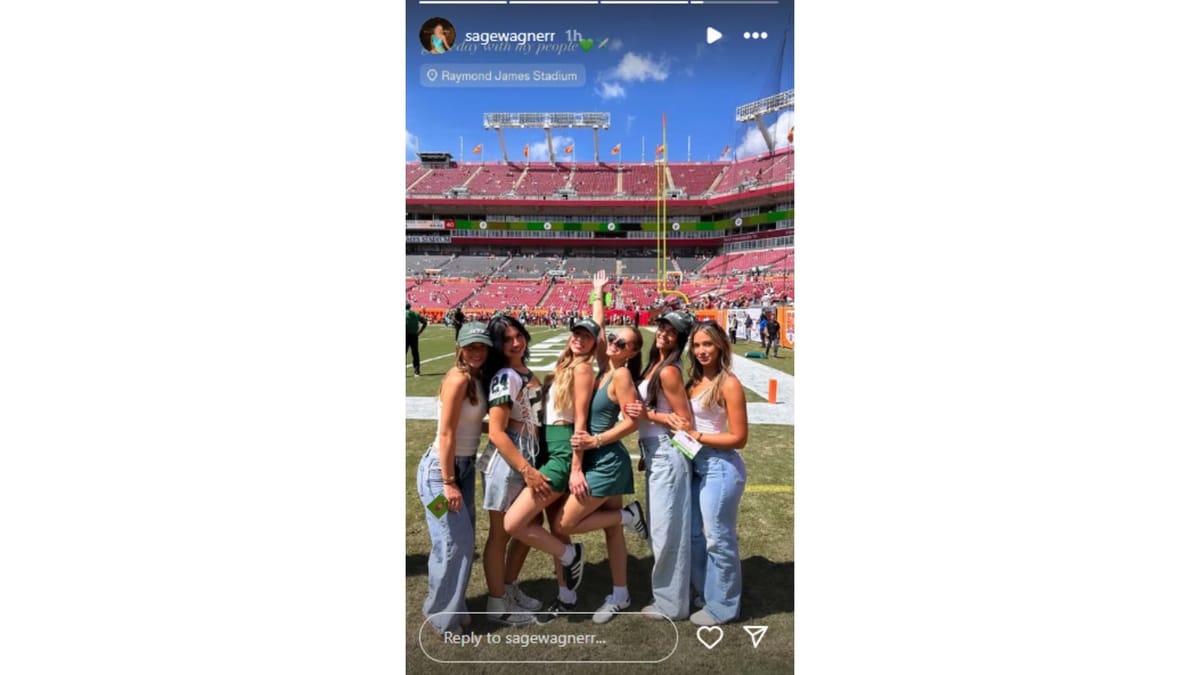 Mason Taylor's GF Sage Wagner flaunts Jets' iconic green while posing ...