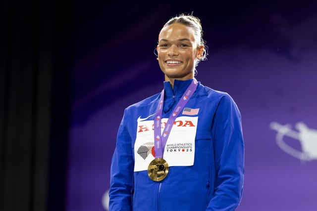 Anna Hall shows off glimpse of herself in purple activewear during her ...