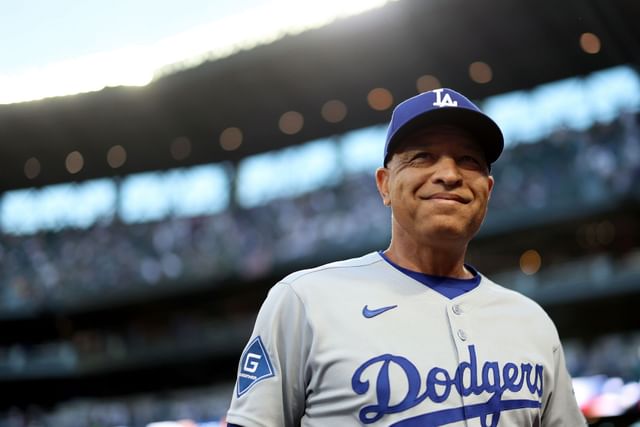 How many teams did Dave Roberts play for?