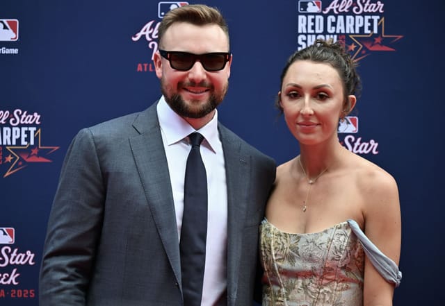 Cal Raleigh’s girlfriend Hannah Shimek goes all out with 3-word post ...