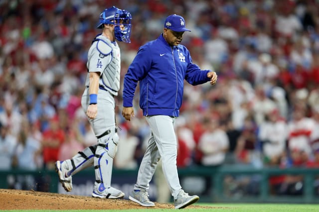 Who are in Dave Roberts’s family?