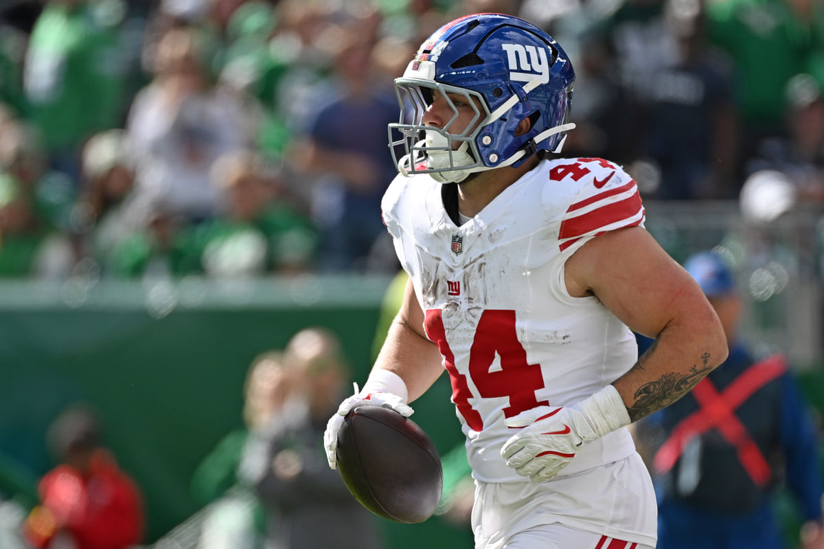 "He's a legit psychopath": NFL fans stunned as Cam Skattebo shows off ...