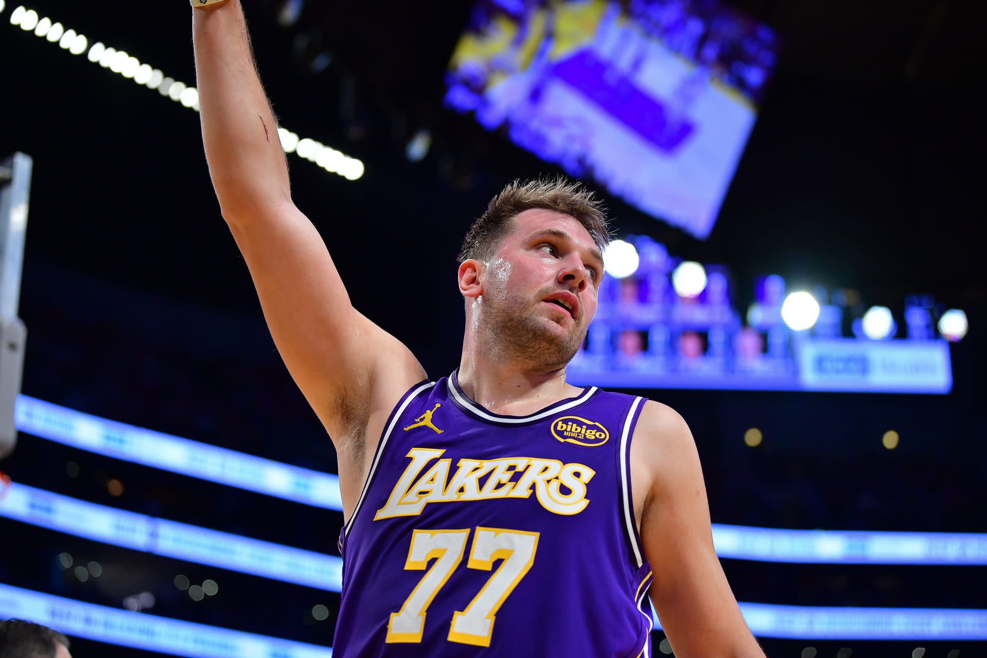 "LUKA > LEBRON AND KOBE": Lakers Fans Bow Down to Luka Doncic After ...