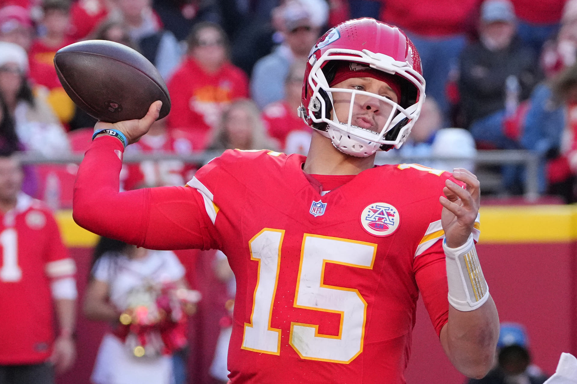 "How does this man have any credibility": NFL fans mock Tony Romo for ...