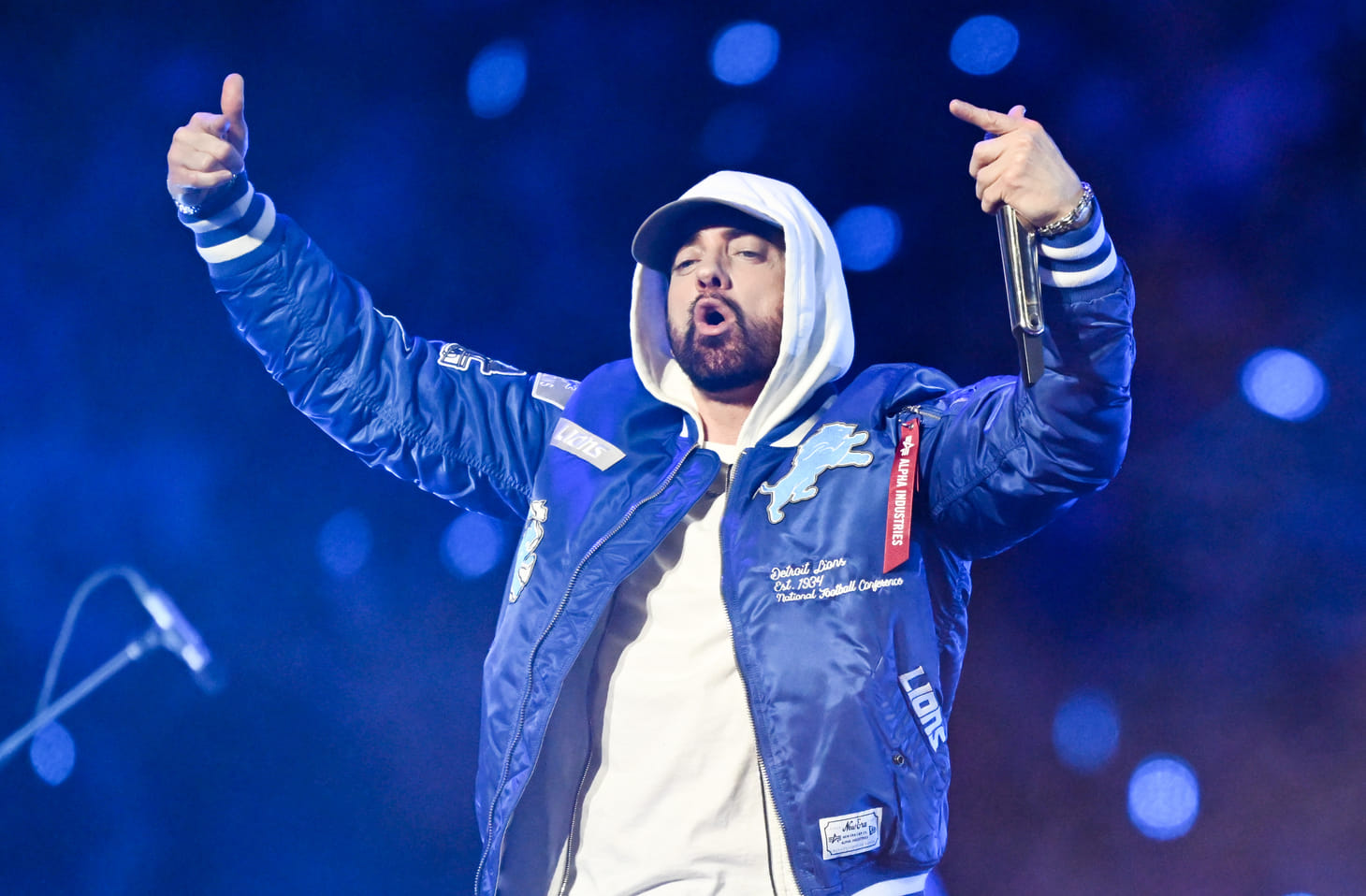“1000 times better than Bad Bunny”: NFL fans react as Eminem performs ...