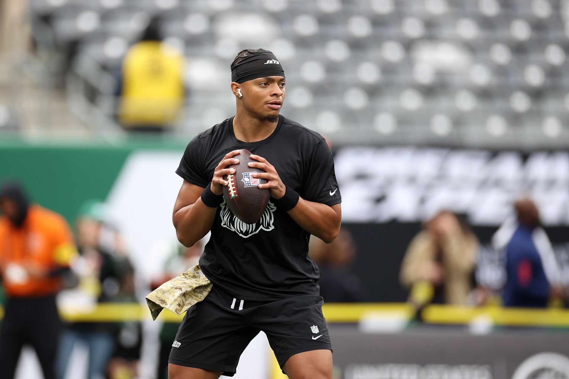 Is Justin Fields playing tonight? Exploring Jets QB plan for Week 11 ...