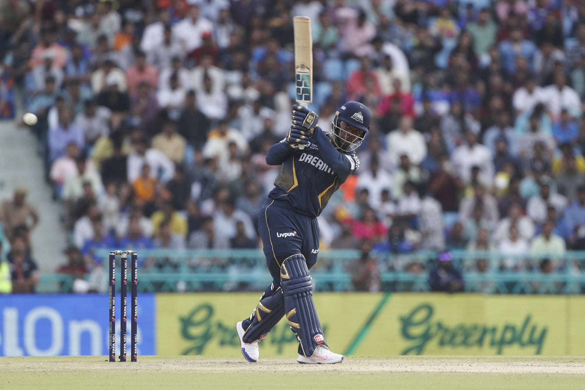 3 reasons why GT trading out Sherfane Rutherford to MI ahead of IPL ...