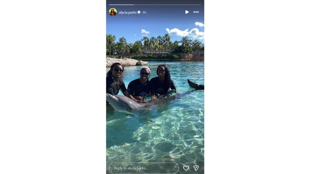 PICTURE: Alycia Parks poses in a black bikini as she enjoys refreshing ...