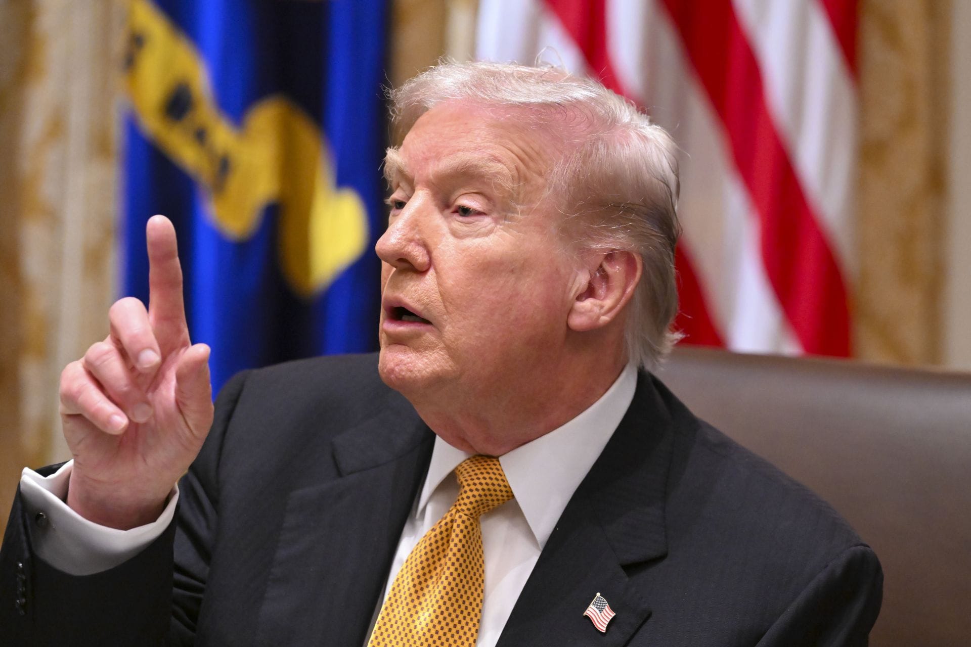 "Hope he wears a Redskins jersey": NFL fans divided on Donald Trump's ...