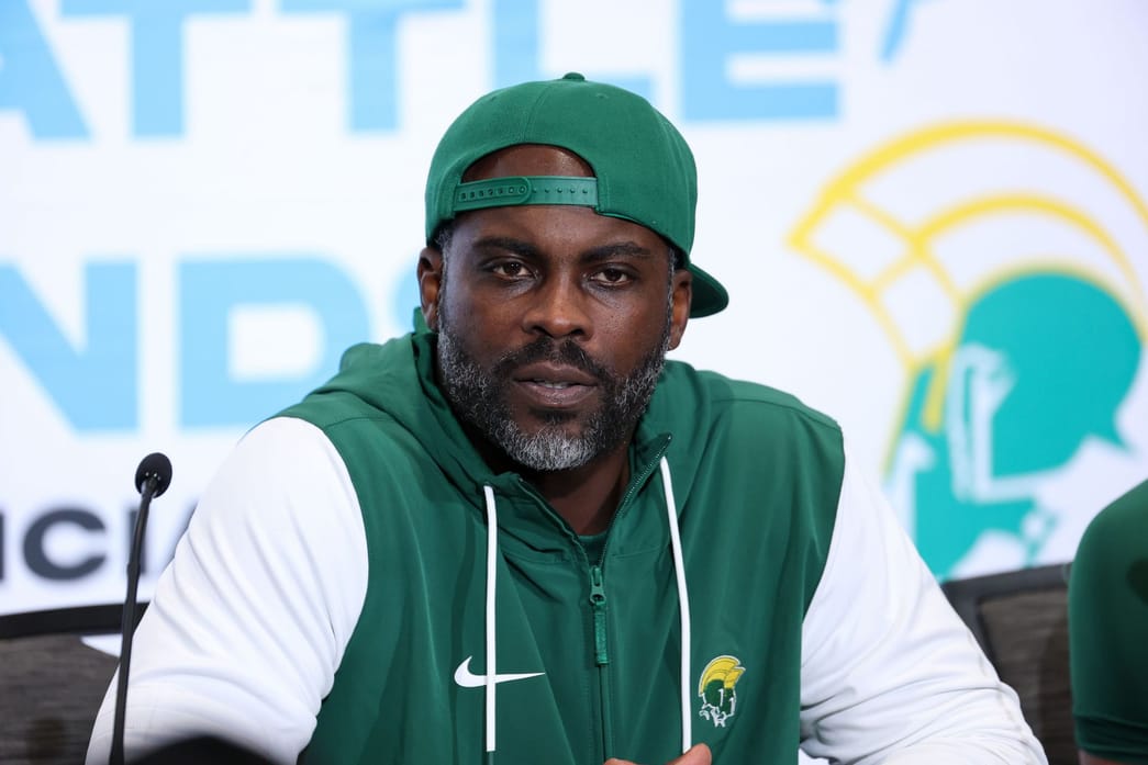 Michael Vick Net Worth in 2025, Salary, Endorsements, Investments ...