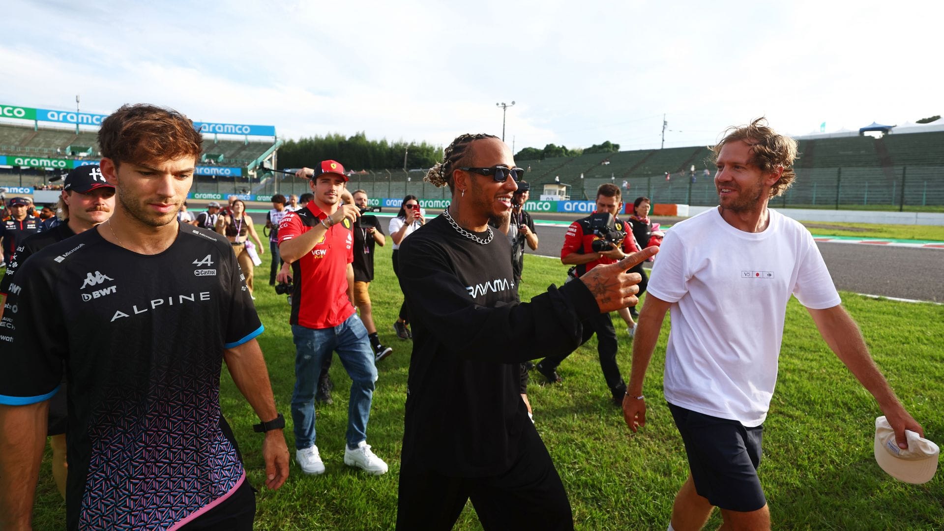 Lewis Hamilton's 4-word post with 'friend' Sebastian Vettel goes viral