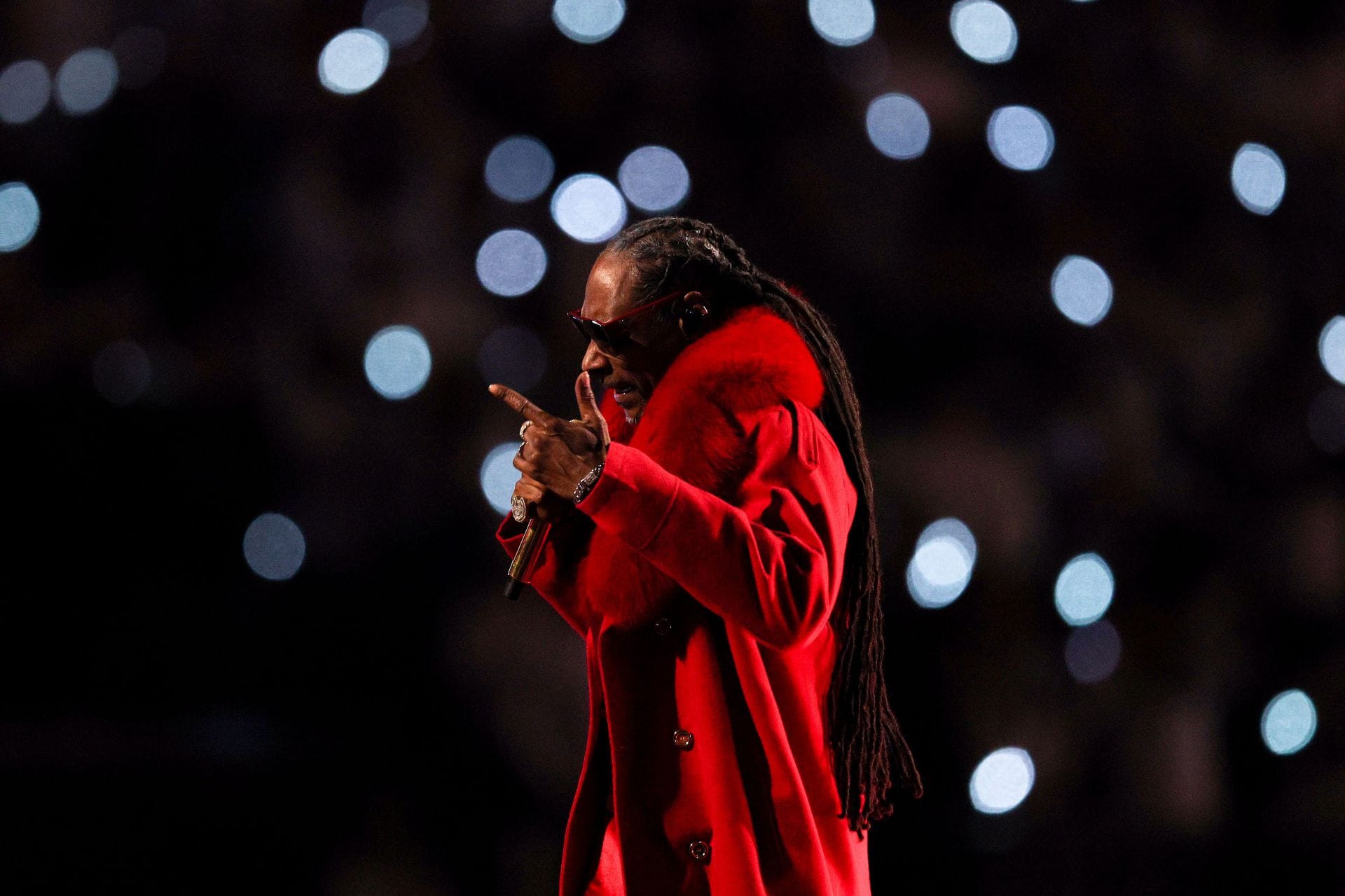 "Way better than Beyoncé’s": NFL fans react to Snoop Dogg's halftime ...