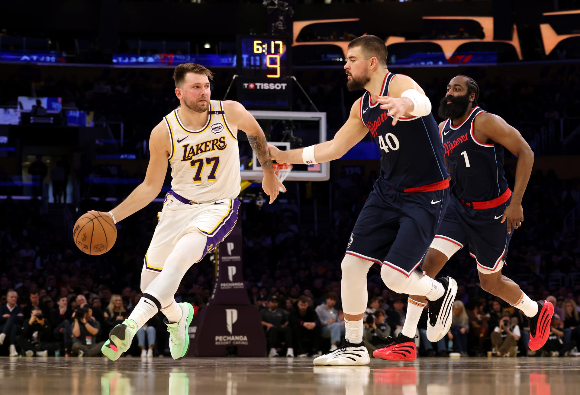 LA Lakers vs LA Clippers Prediction and Betting Tips - Dec. 20 | 2025 ...