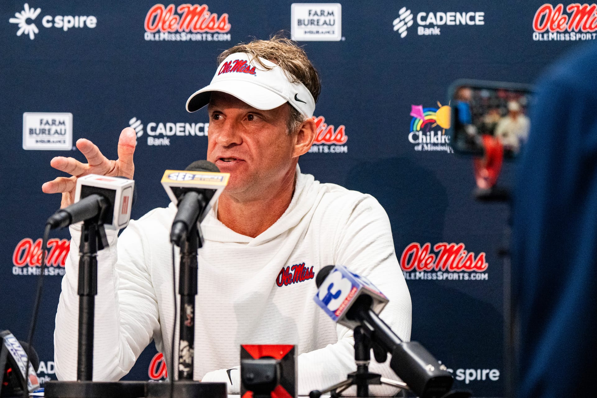 "He's blowing up Ole Miss from inside": CFB fans erupt as Lane Kiffin ...
