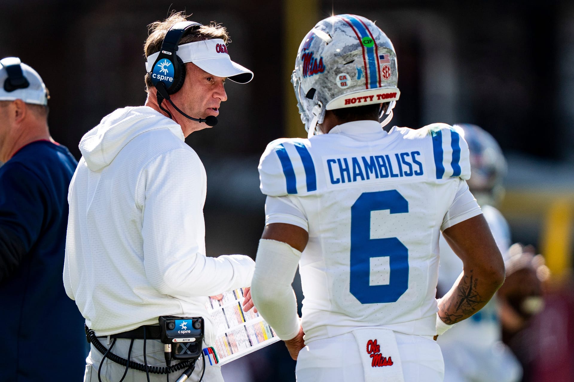 Lane Kiffin seemingly recruits Trinidad Chambliss to LSU with cryptic ...