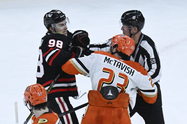 “He owns McTavish”: Fans react as Connor Bedard’s empty netter & bench ...