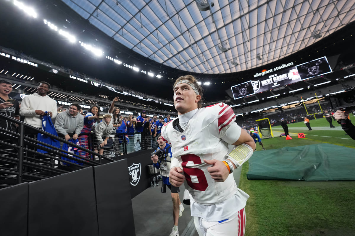 "Eat a fat one": Jaxson Dart's father Brandon rips ex-Giants QB Danny ...