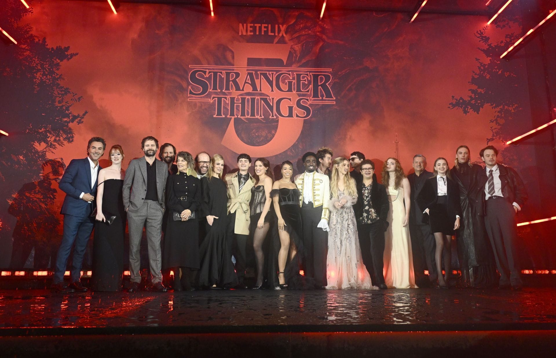 How many Stranger Things episodes are coming out on Christmas? Report ...