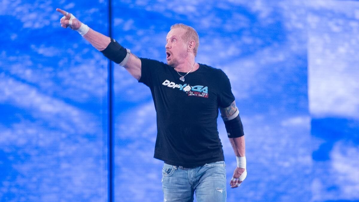 "He's got it all" - WWE urged to give 43-year-old star the "damn ball ...