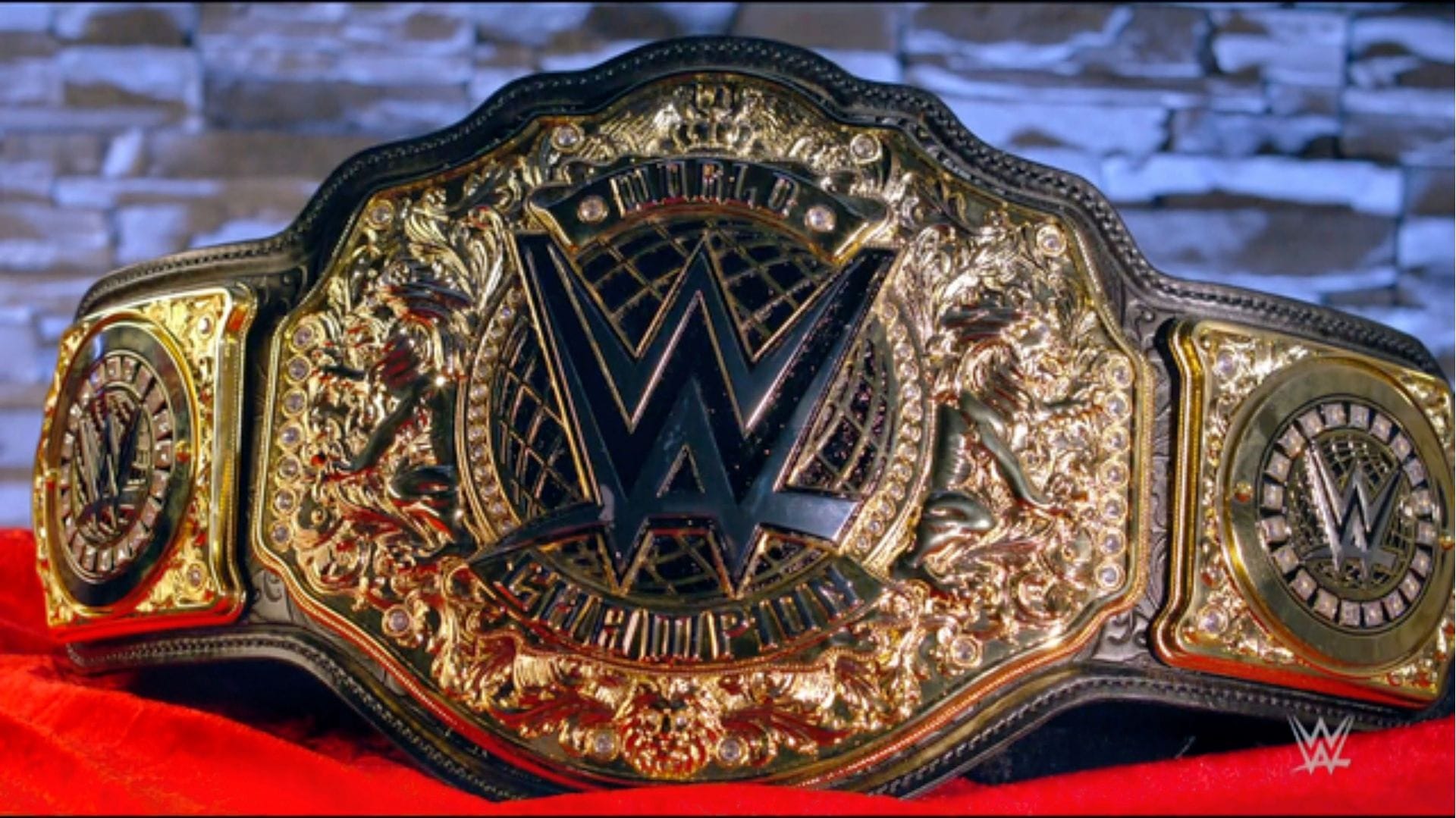 Former WWE World Heavyweight Champion to go on a hiatus after next week ...