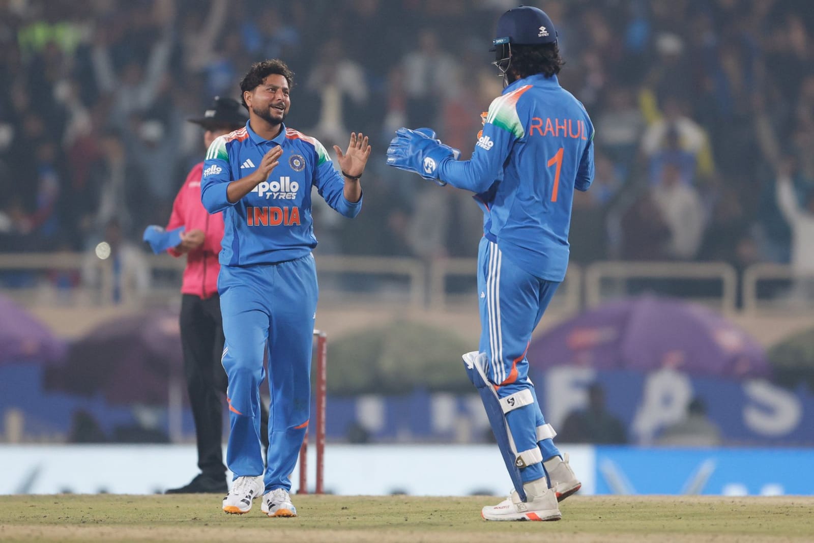 “This was the opportunity to slot him in the middle order” - Aakash Chopra slams team management ...