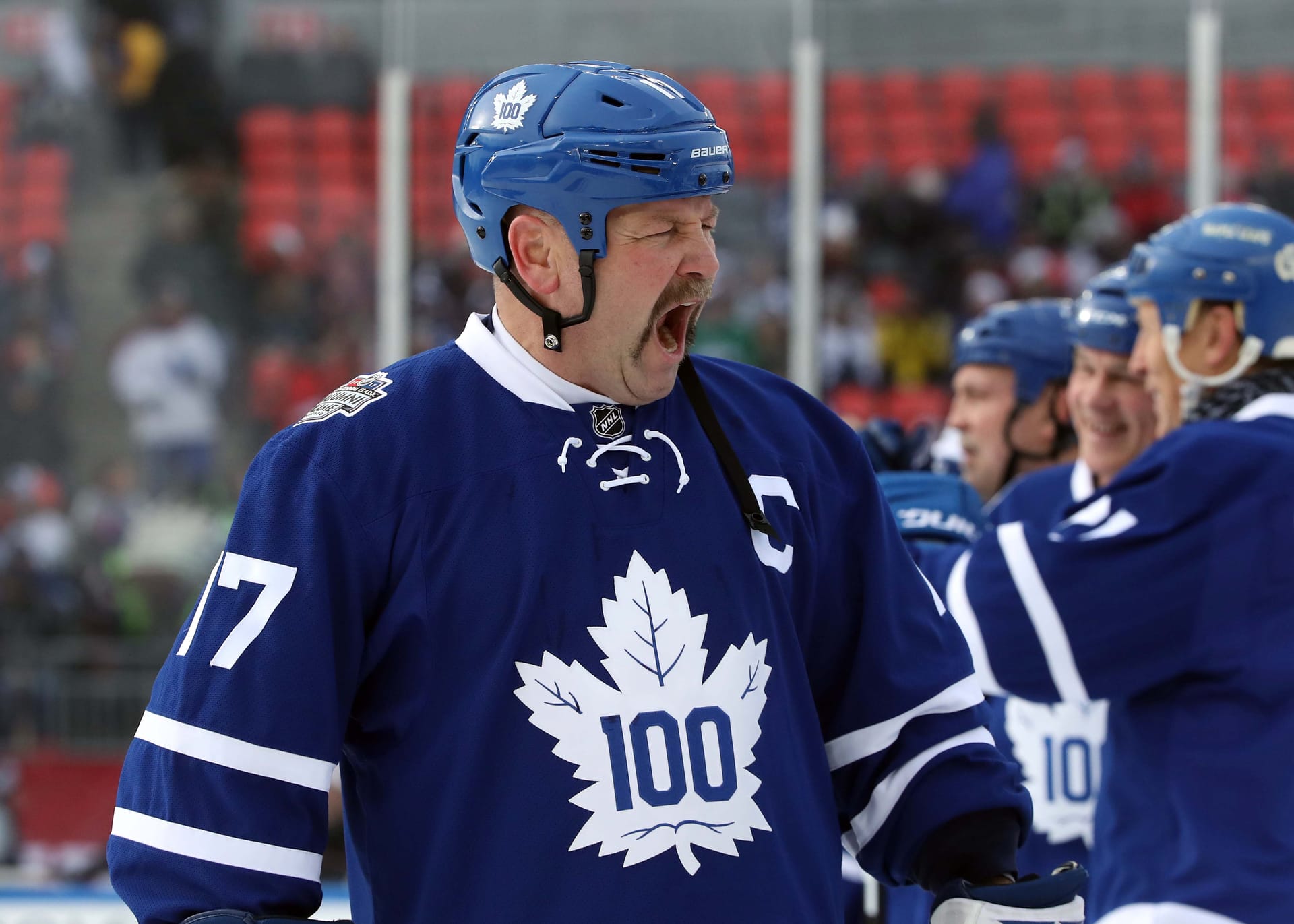 "Should've punched that Wayne Gretzky": Ex-Maple Leaf captain looks ...