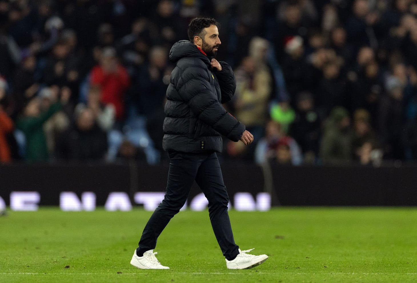 Aston Villa aim cheeky dig at Manchester United with post after making ...