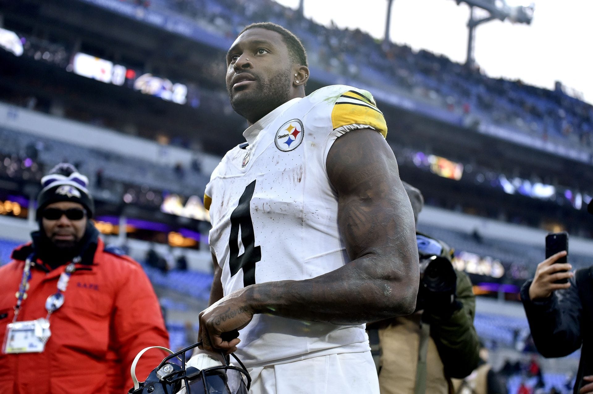 DK Metcalf hit with $45,000,000 massive bad news after Steelers WR's 2 ...