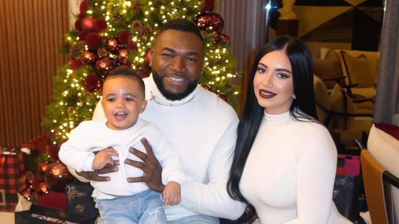 David Ortiz shares romantic kiss with fiancée Maria Yaribel donning ...