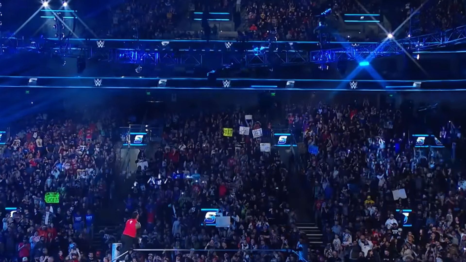 Spoiler: Reigning double champion gets pinned on WWE SmackDown