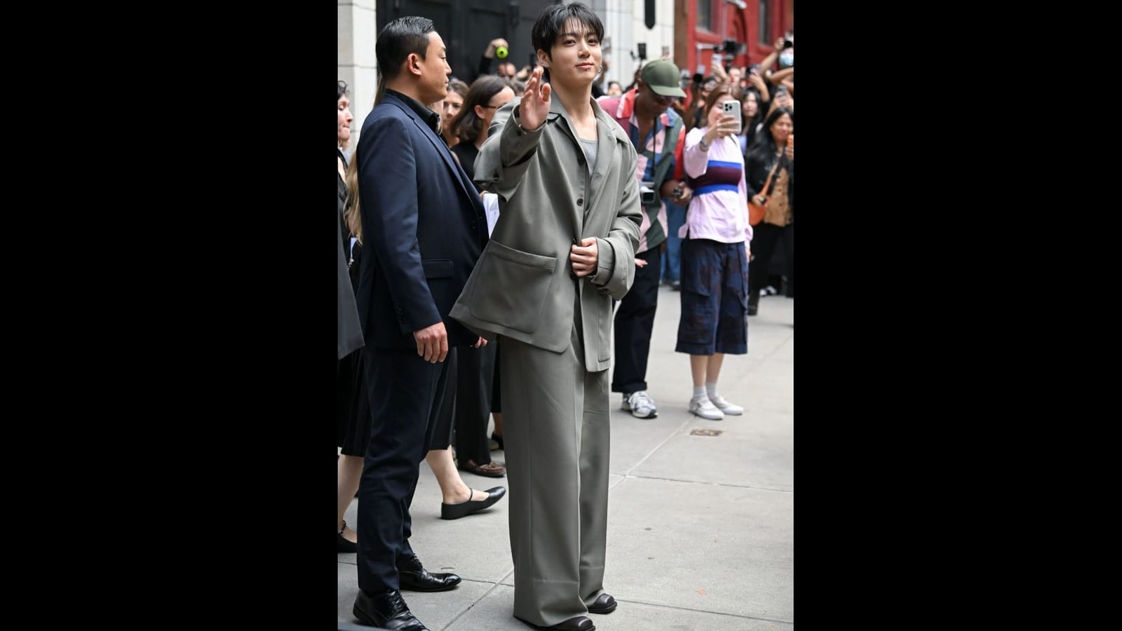 “Global pop icon”- Fans react as BTS’ Jungkook makes history as the 1st K-pop soloist to grace ...