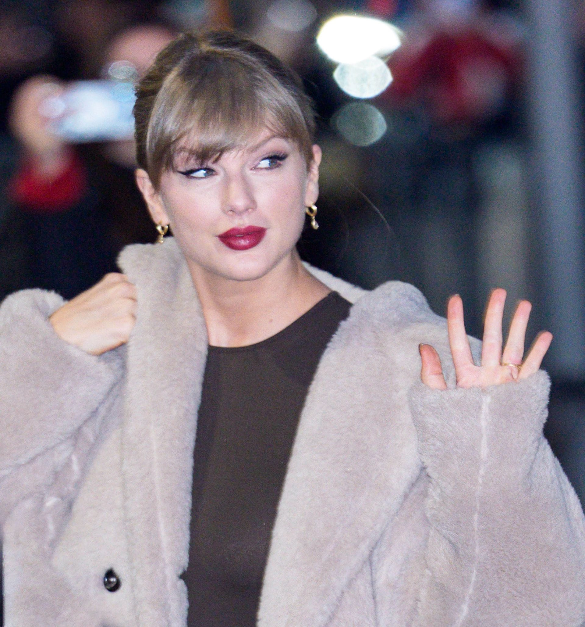 Graham Norton fears spilling details on Taylor Swift - Travis Kelce ...