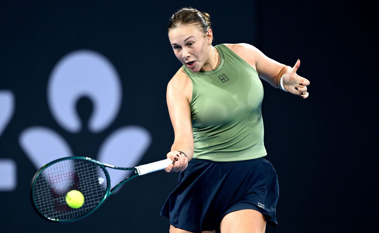 PICTURES: Amanda Anisimova relaxes by the pool in bikini with Priscilla ...