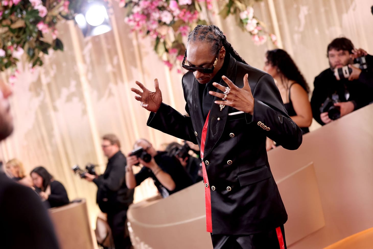 "I'm high as a motherf*cker" - Snoop Dogg's uncensored video from ...