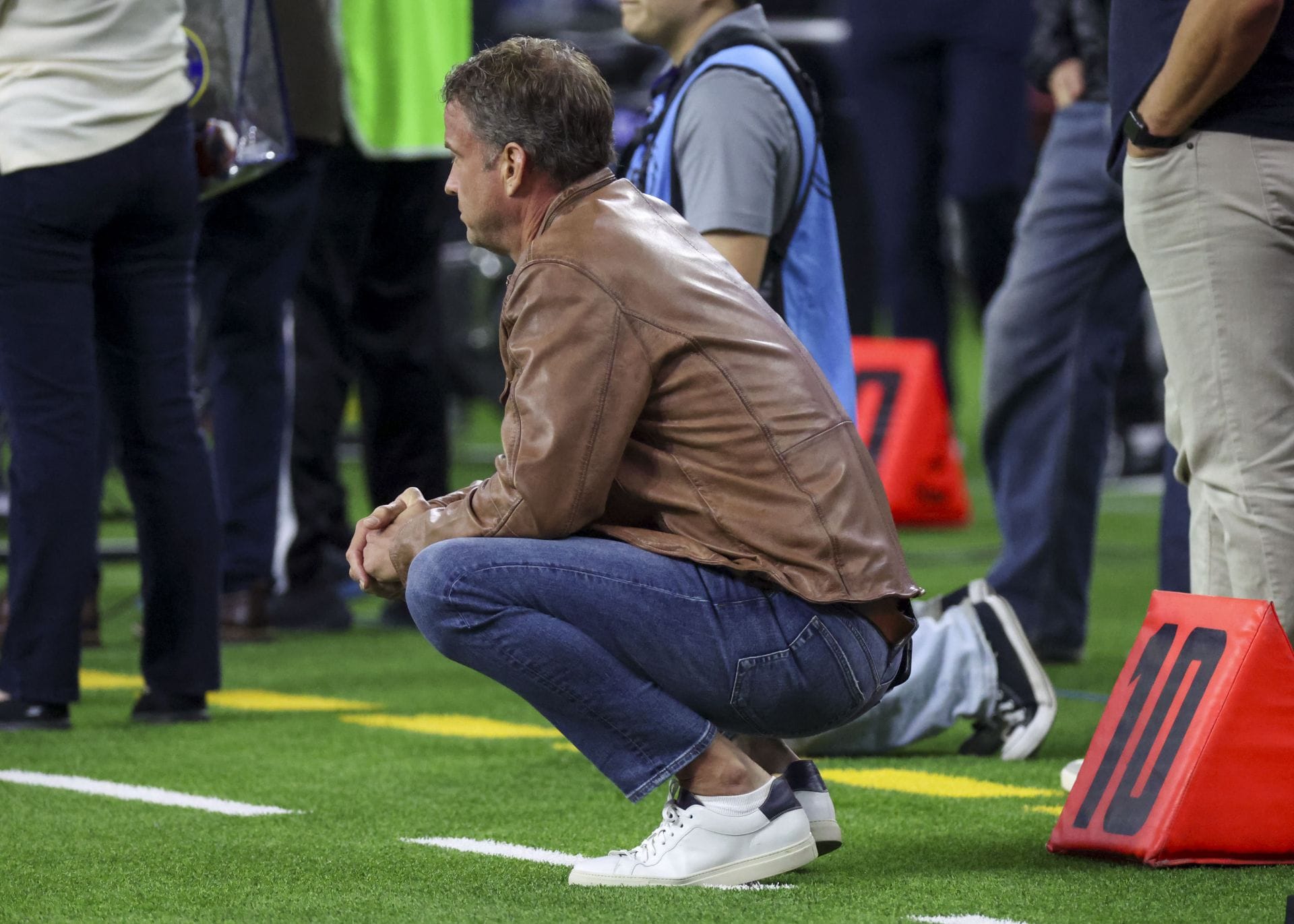 Ex-Cowboys star Dez Bryant sends congratulatory message to Lane Kiffin ...