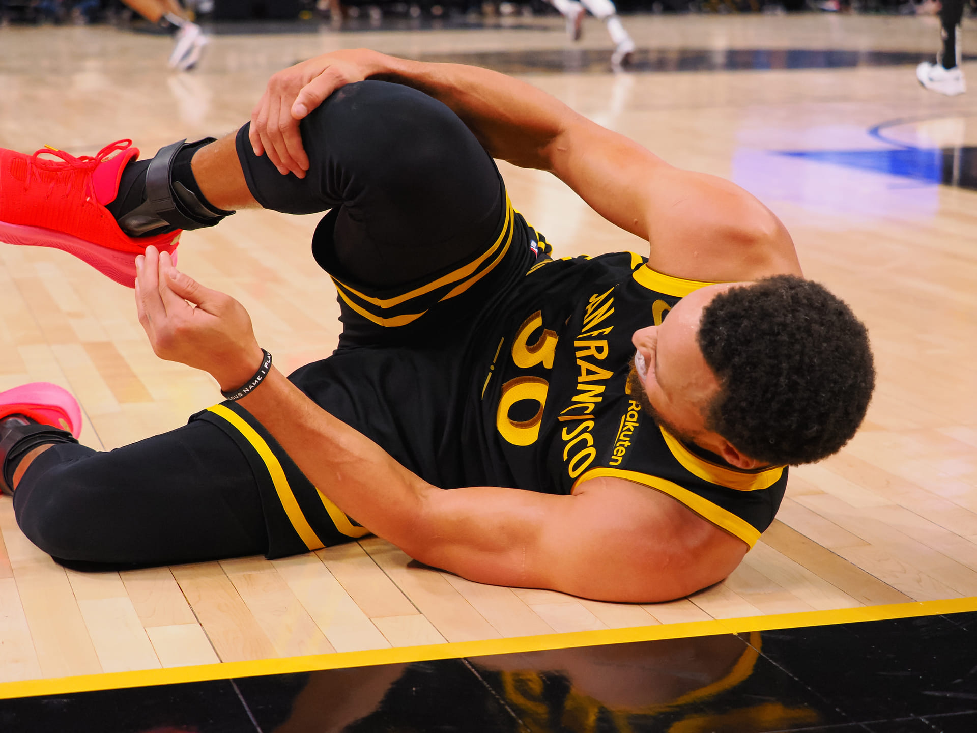 "So close to the 6th seed and this happens": Warriors fans panic as ...