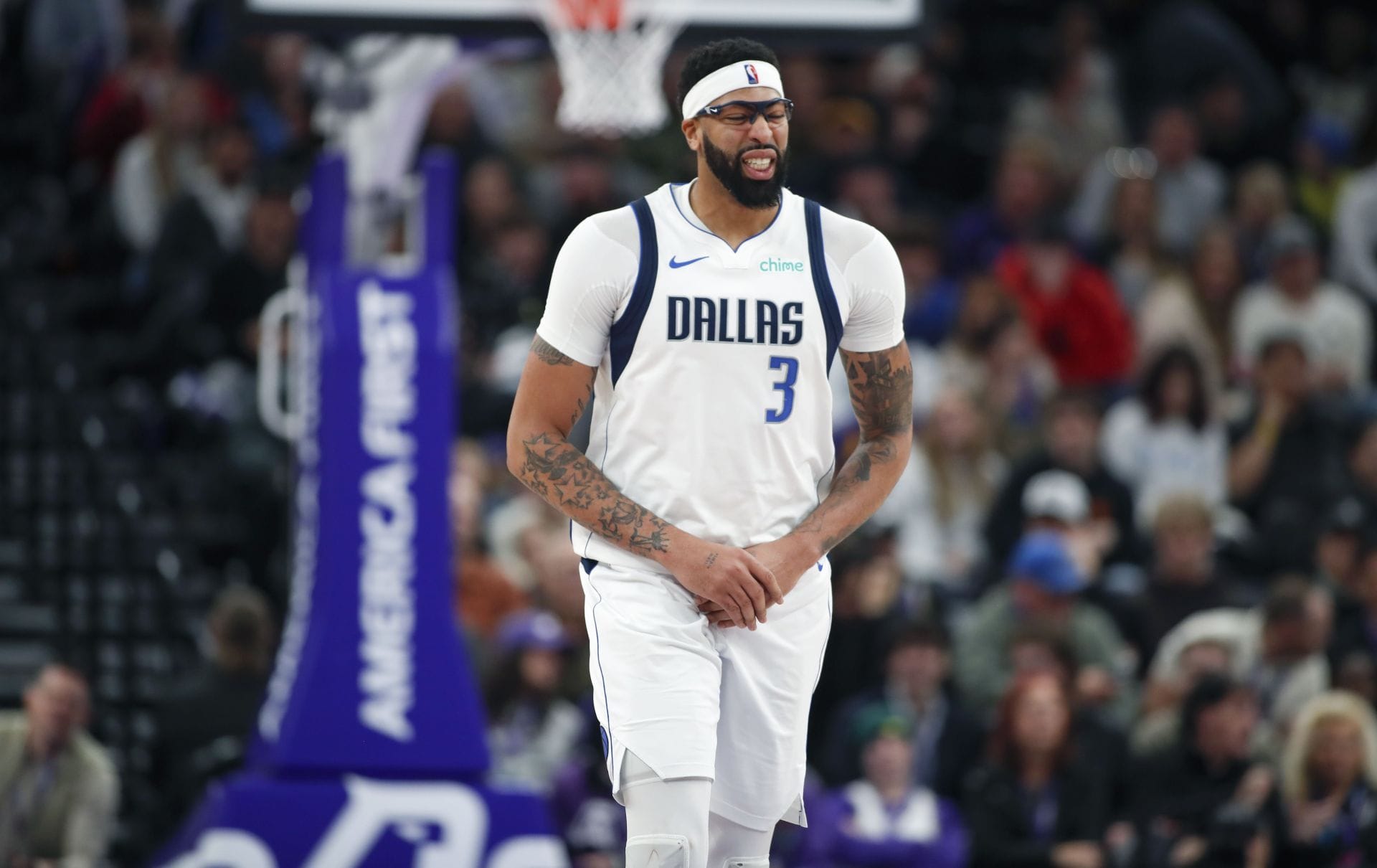 Anthony Davis Bluntly Blasts ‘Apps’ for Pushing Fake Hand Injury and ...