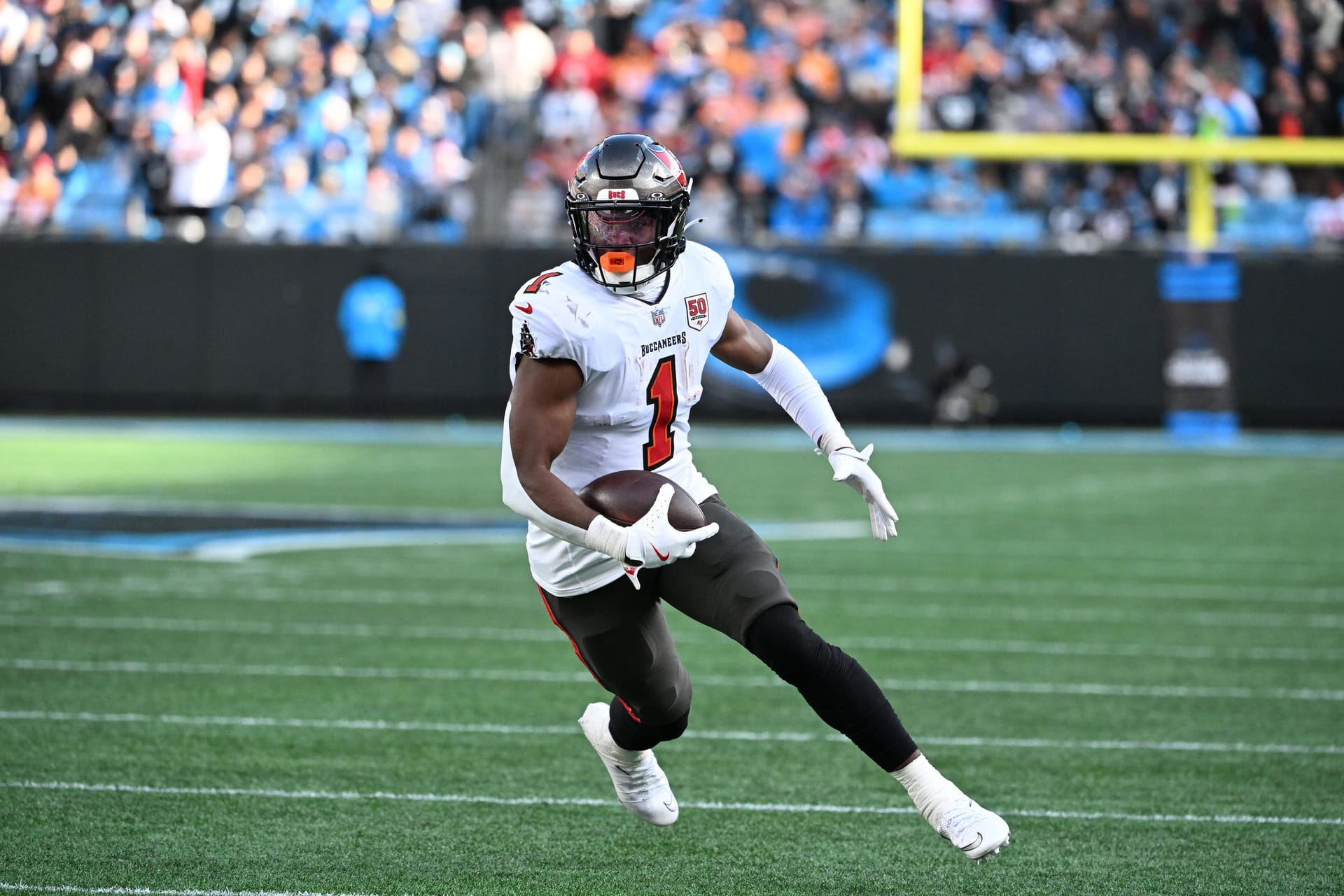 "I’d leave too if Todd Bowles was my HC": NFL fans react as Rachaad ...